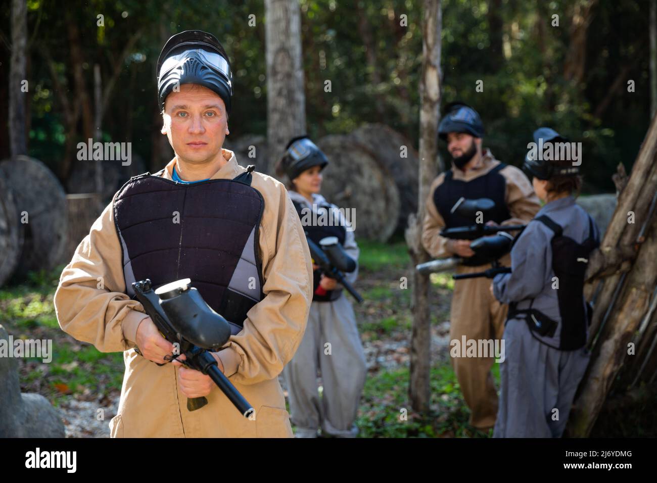 Male paintball player ready for game Stock Photo - Alamy