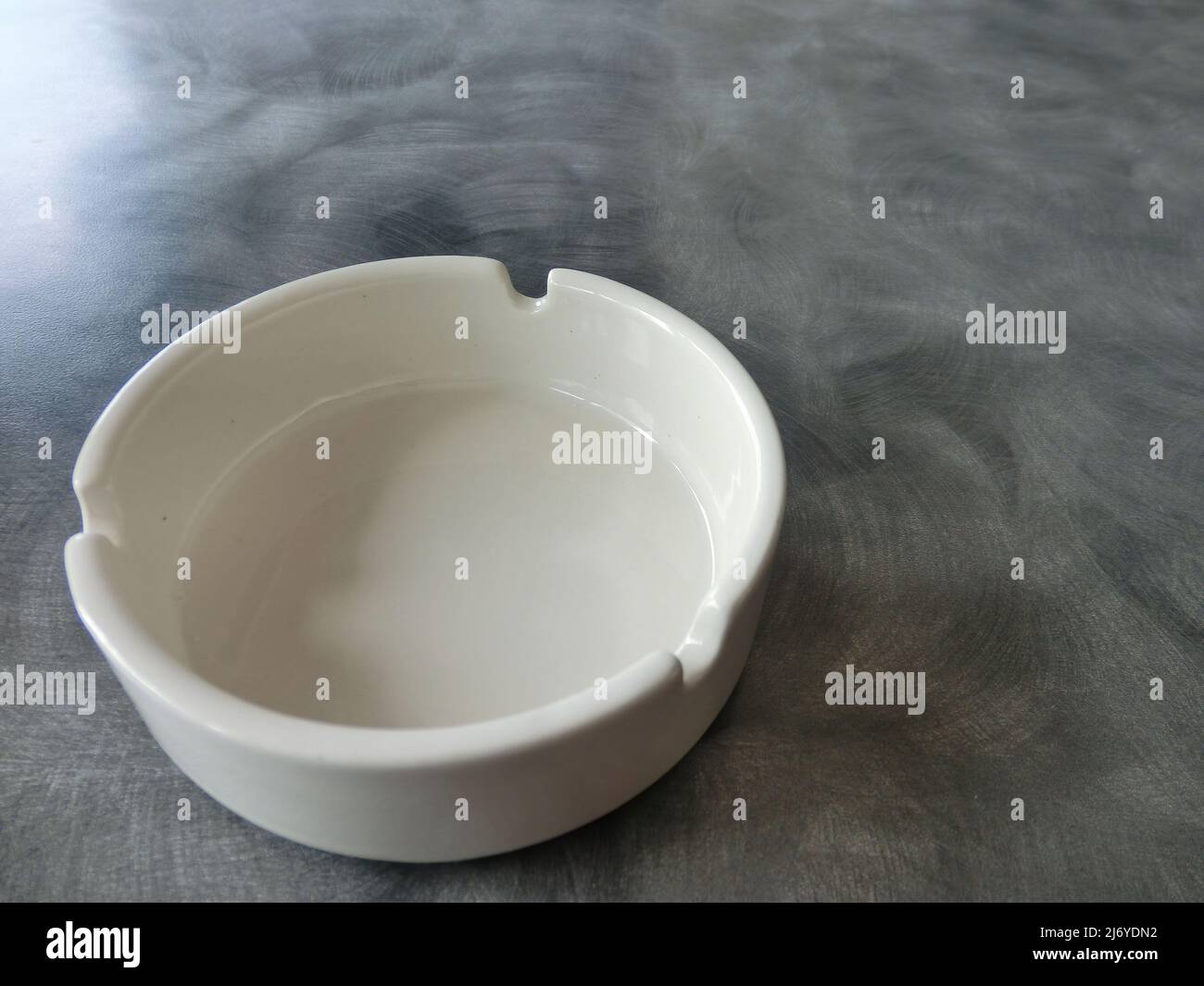 Ceramic ashtray hi-res stock photography and images - Alamy