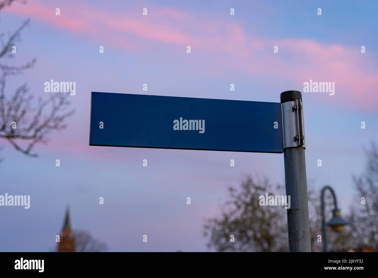 Blank street name sign hi-res stock photography and images - Alamy