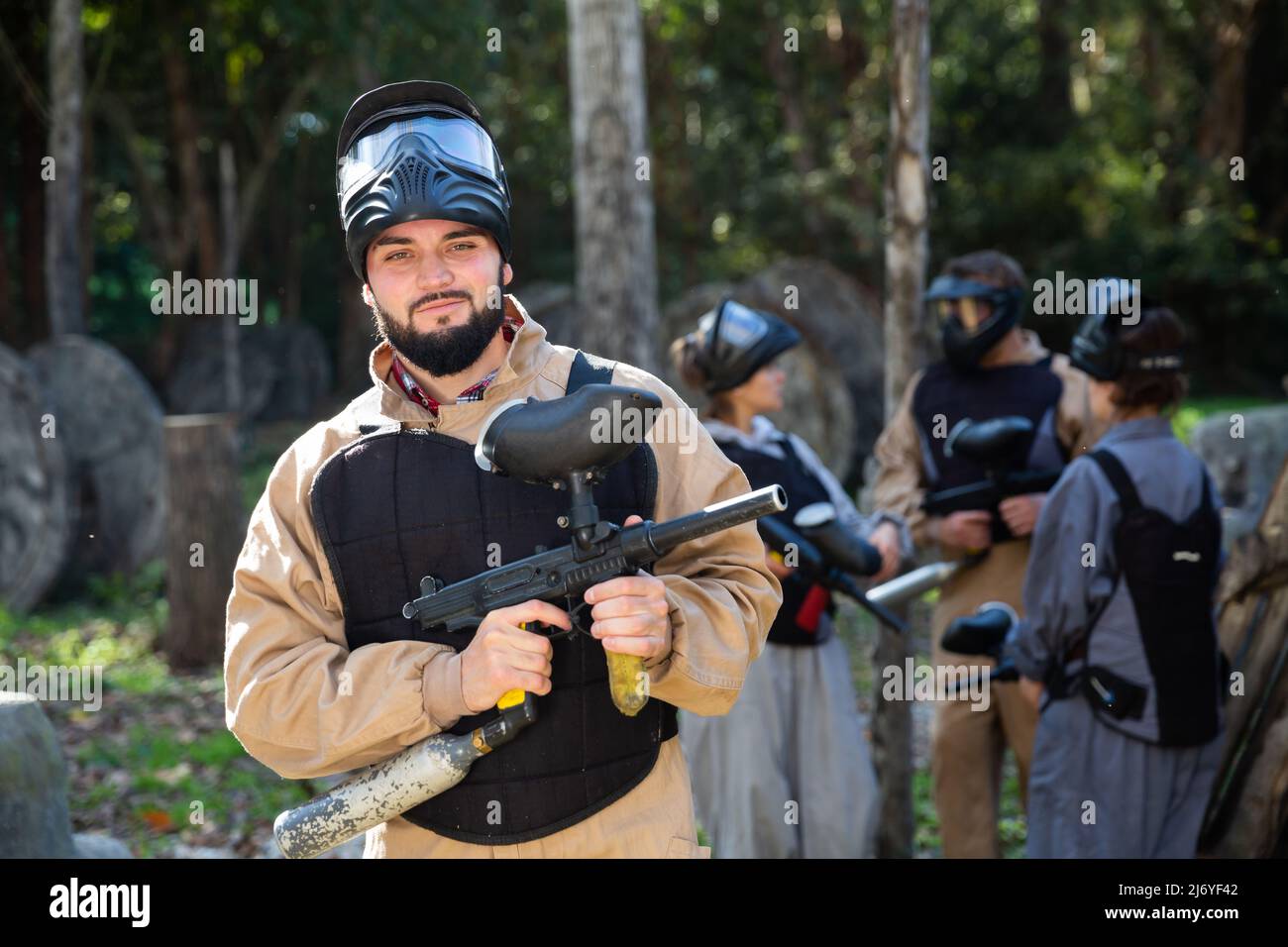 Male paintball player ready for game Stock Photo - Alamy