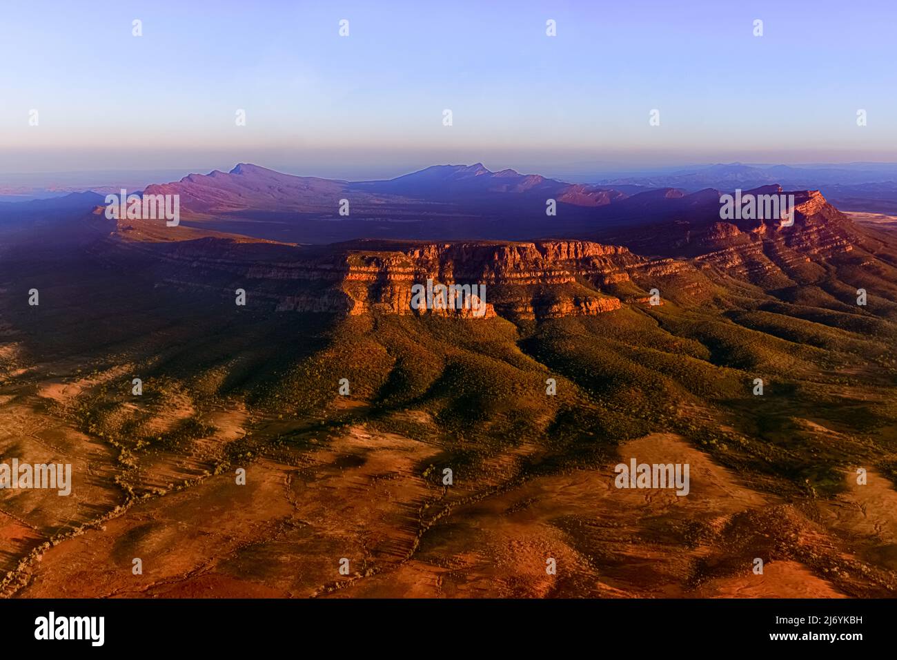 Wilpena pound aerial hi-res stock photography and images - Alamy