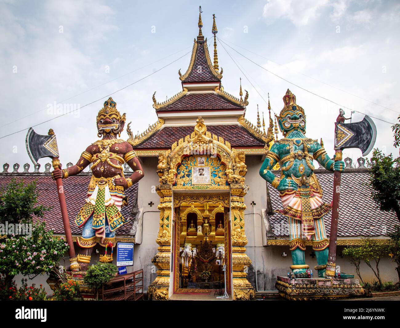 Buddha stance hi-res stock photography and images - Alamy