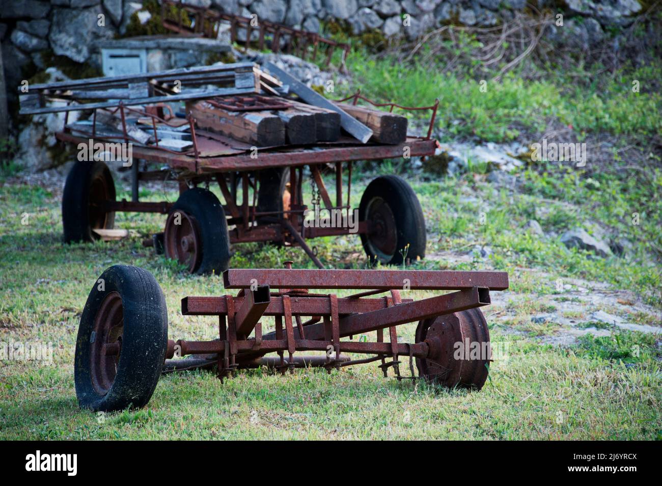 Antique farm trailer hi-res stock photography and images - Alamy