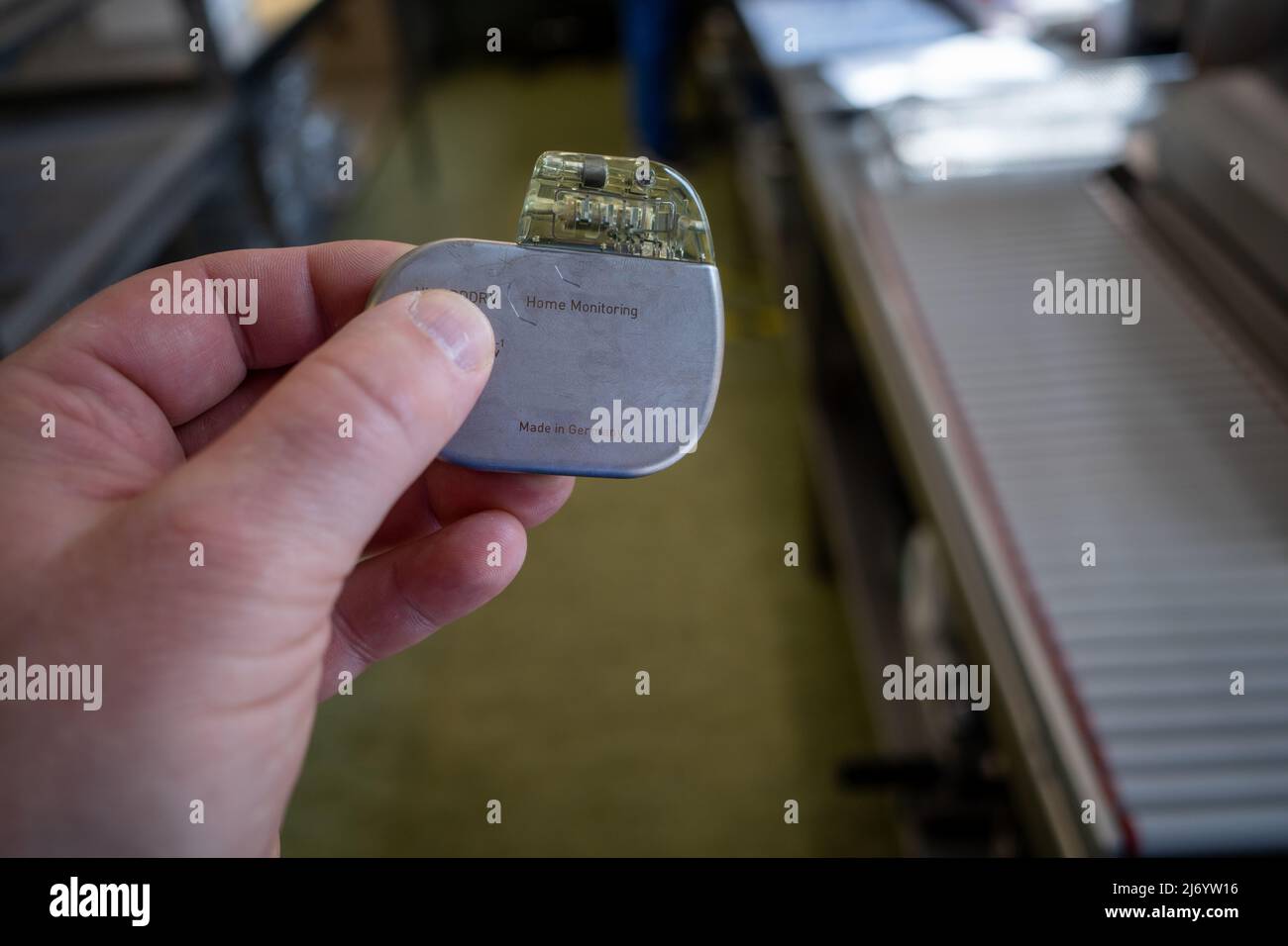 Implantable defibrillator hi-res stock photography and images - Alamy