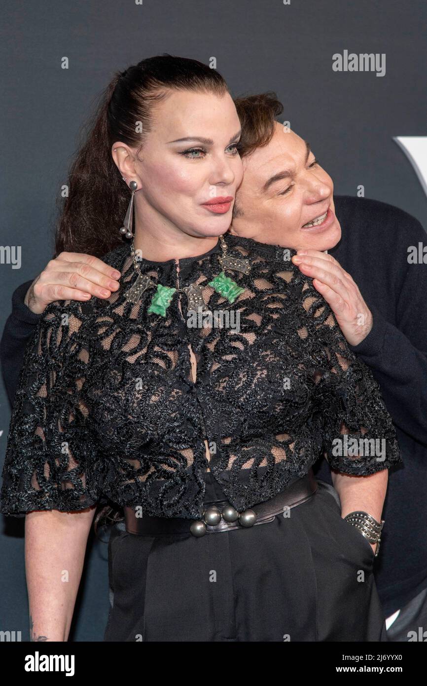 Los Angeles, USA. 04th May, 2022. Debi Mazar, Mike Myers attend Los ...