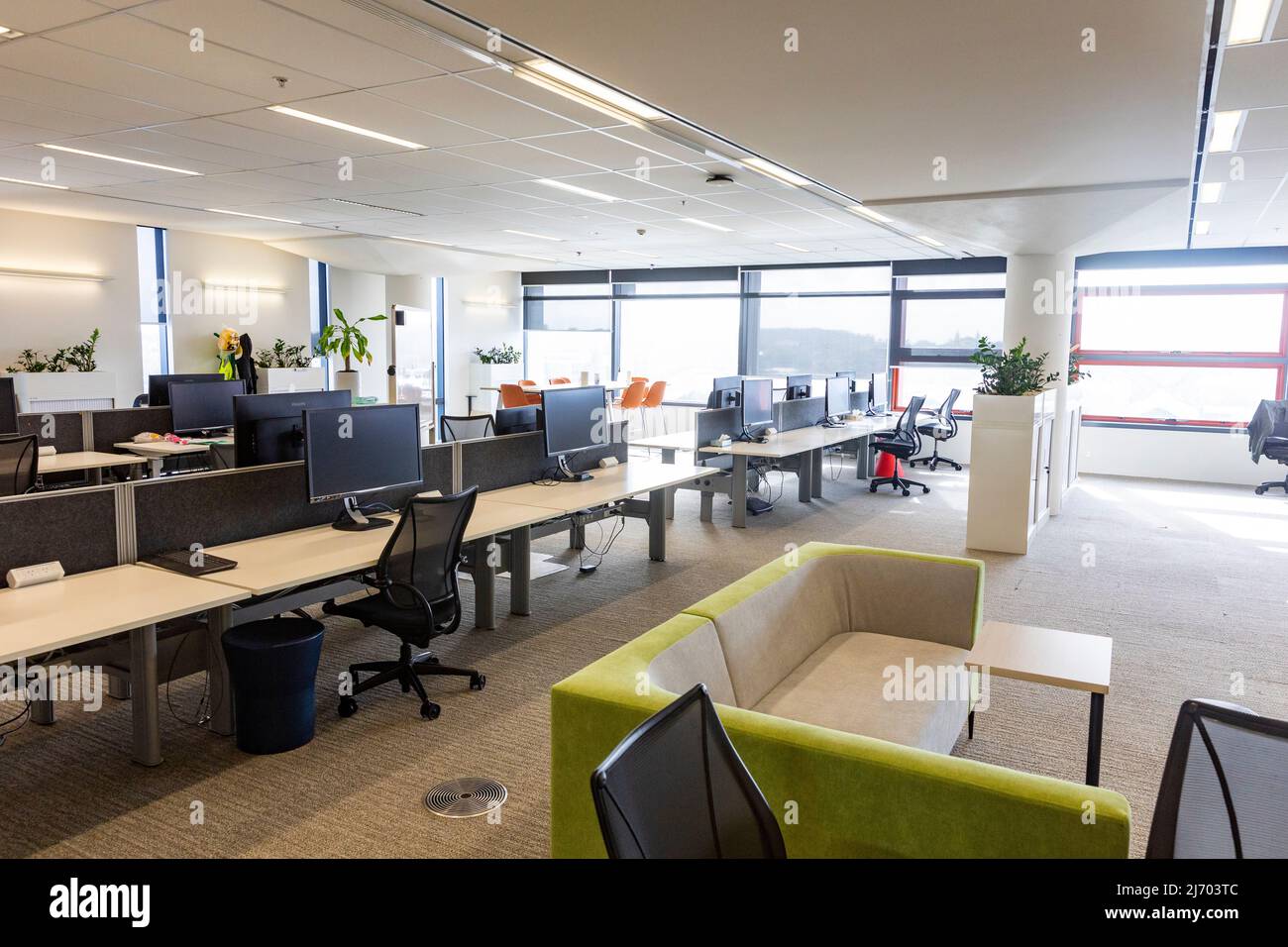 Office screens hi-res stock photography and images - Alamy