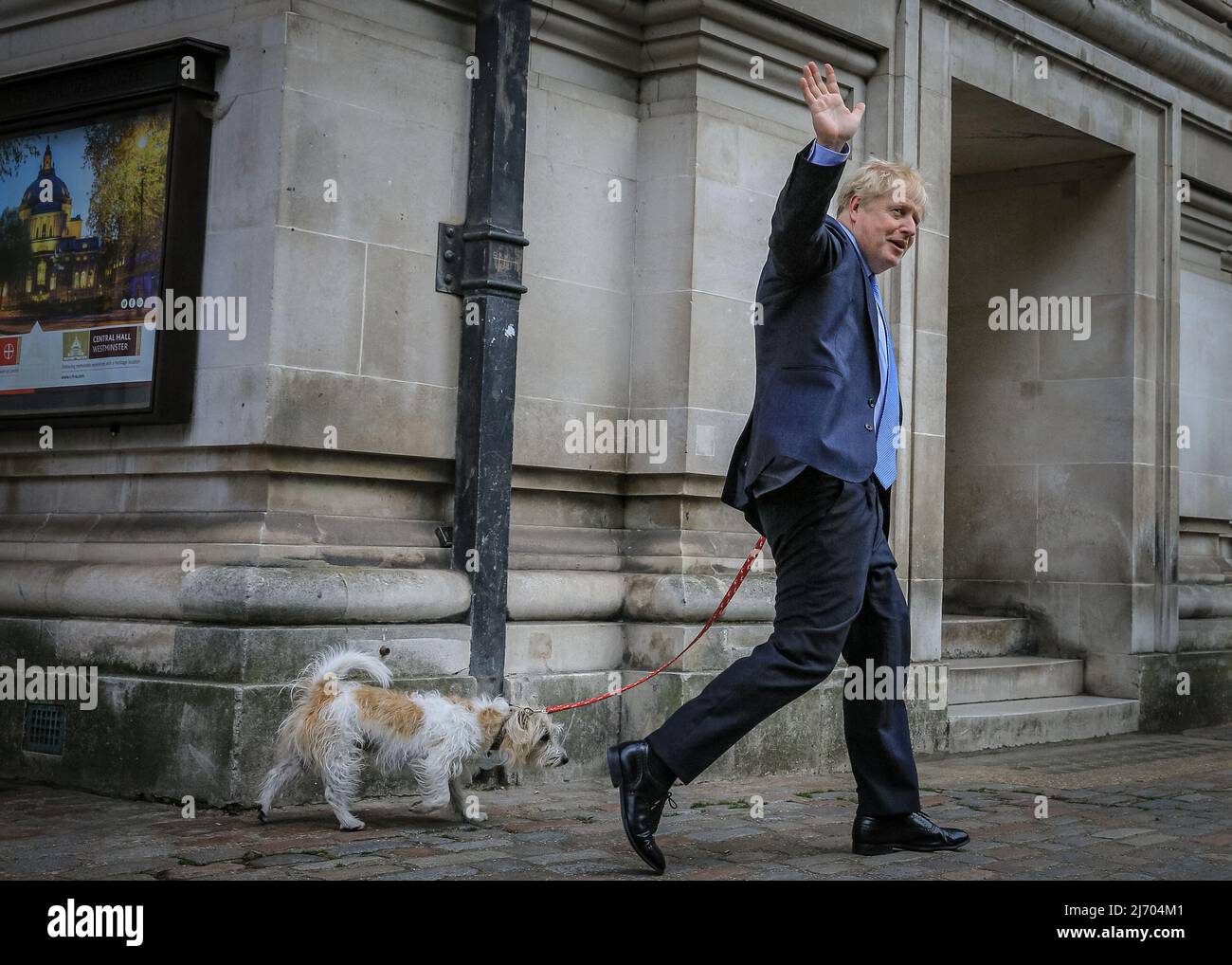 Boris johnson walking the dog hi-res stock photography and images - Alamy