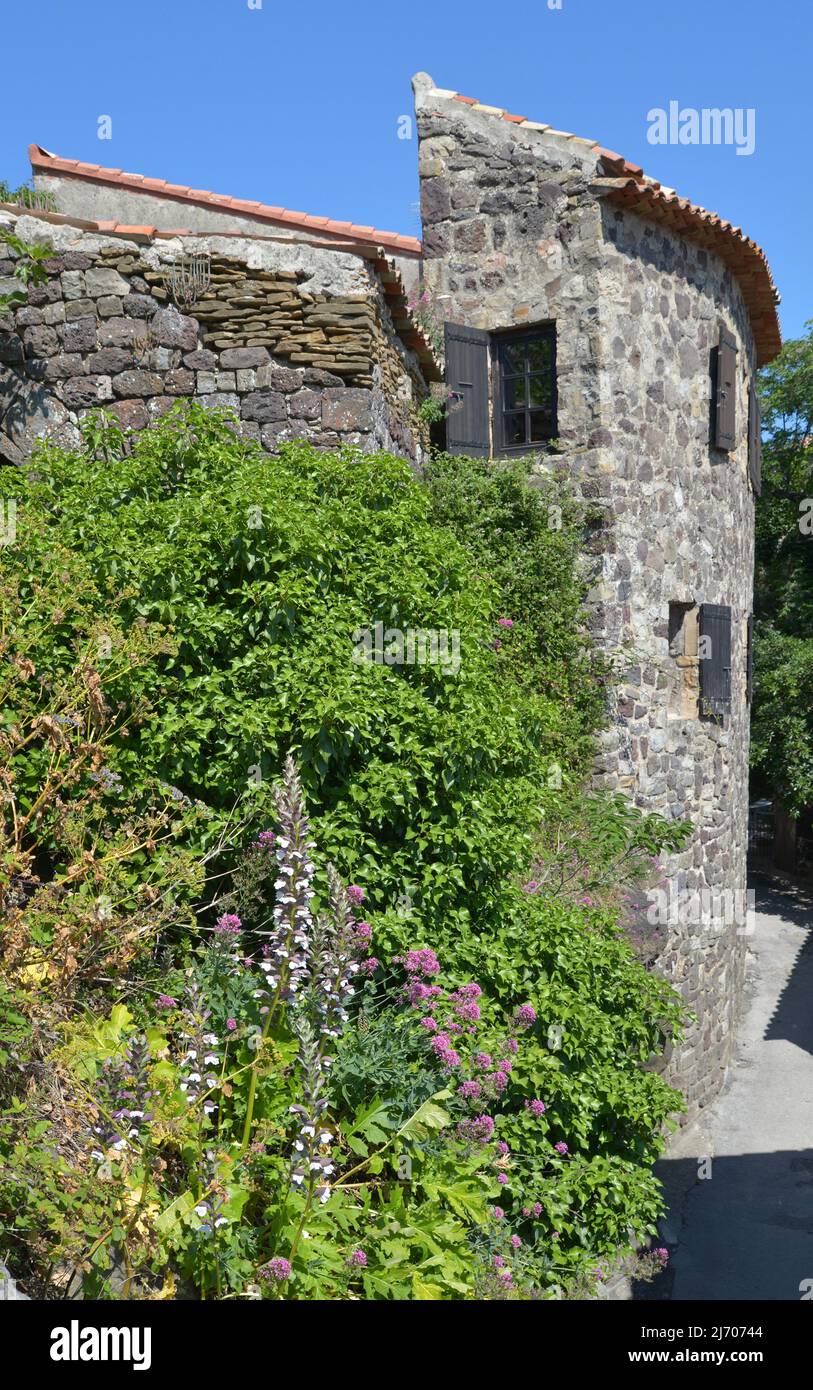 Charming little picturesque perched village of Evenos Stock Photo - Alamy