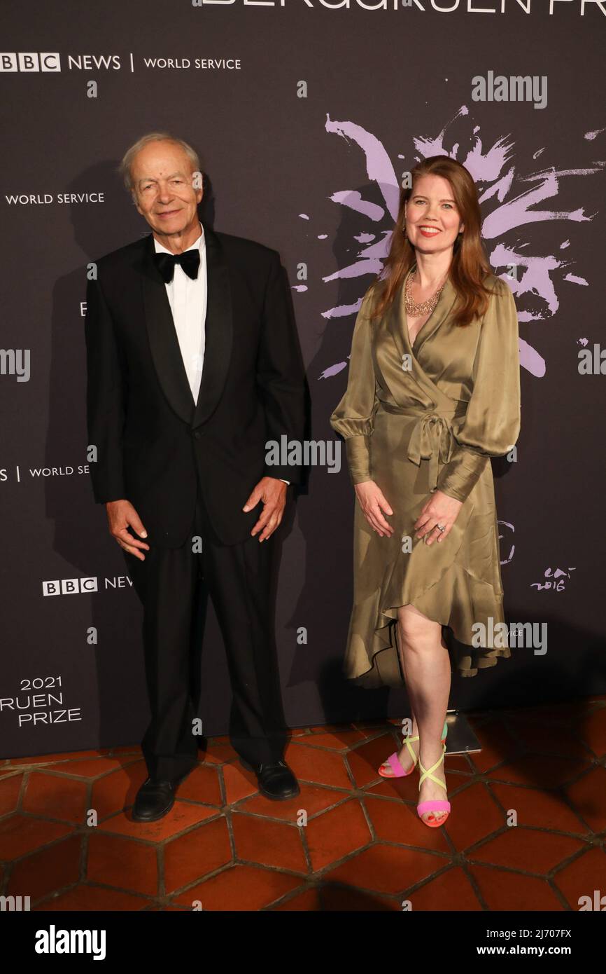 Beverly Hills, USA. 04th May, 2022. Peter Singer and Nuala McGovern ...