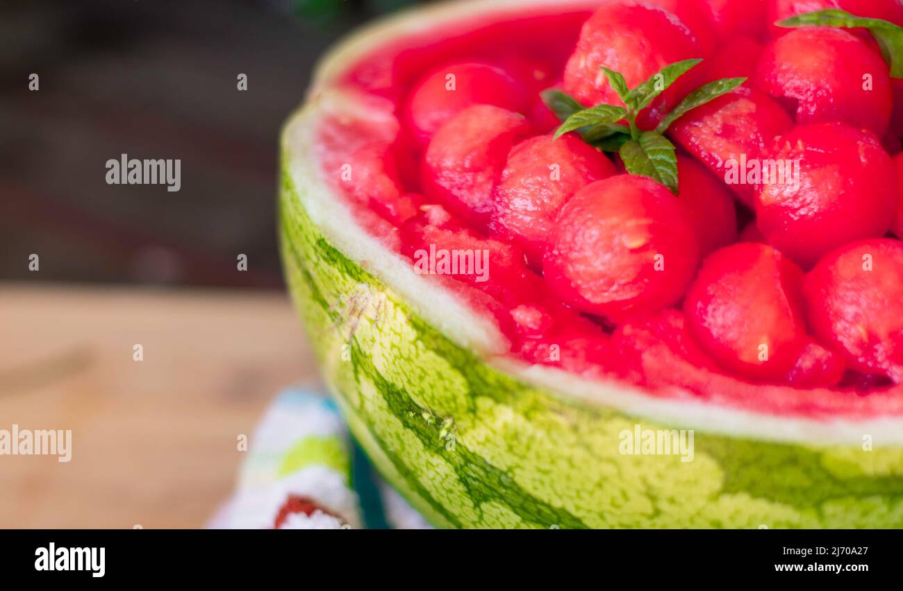 Colourful small balls hi-res stock photography and images - Alamy