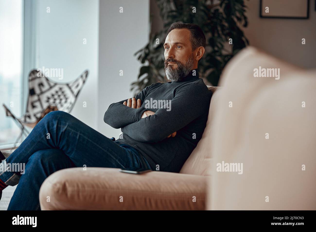 Man apartment manager hi-res stock photography and images - Alamy
