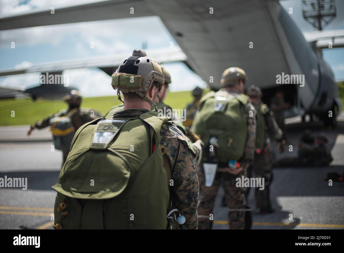 U.S. Marines with 3d Reconnaissance Battalion, 3d Marine Division ...