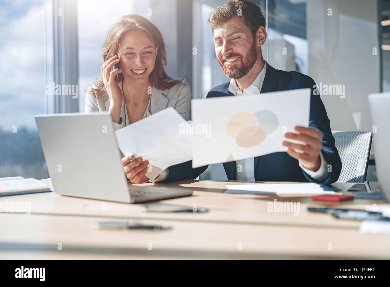 Work talk hi-res stock photography and images - Alamy