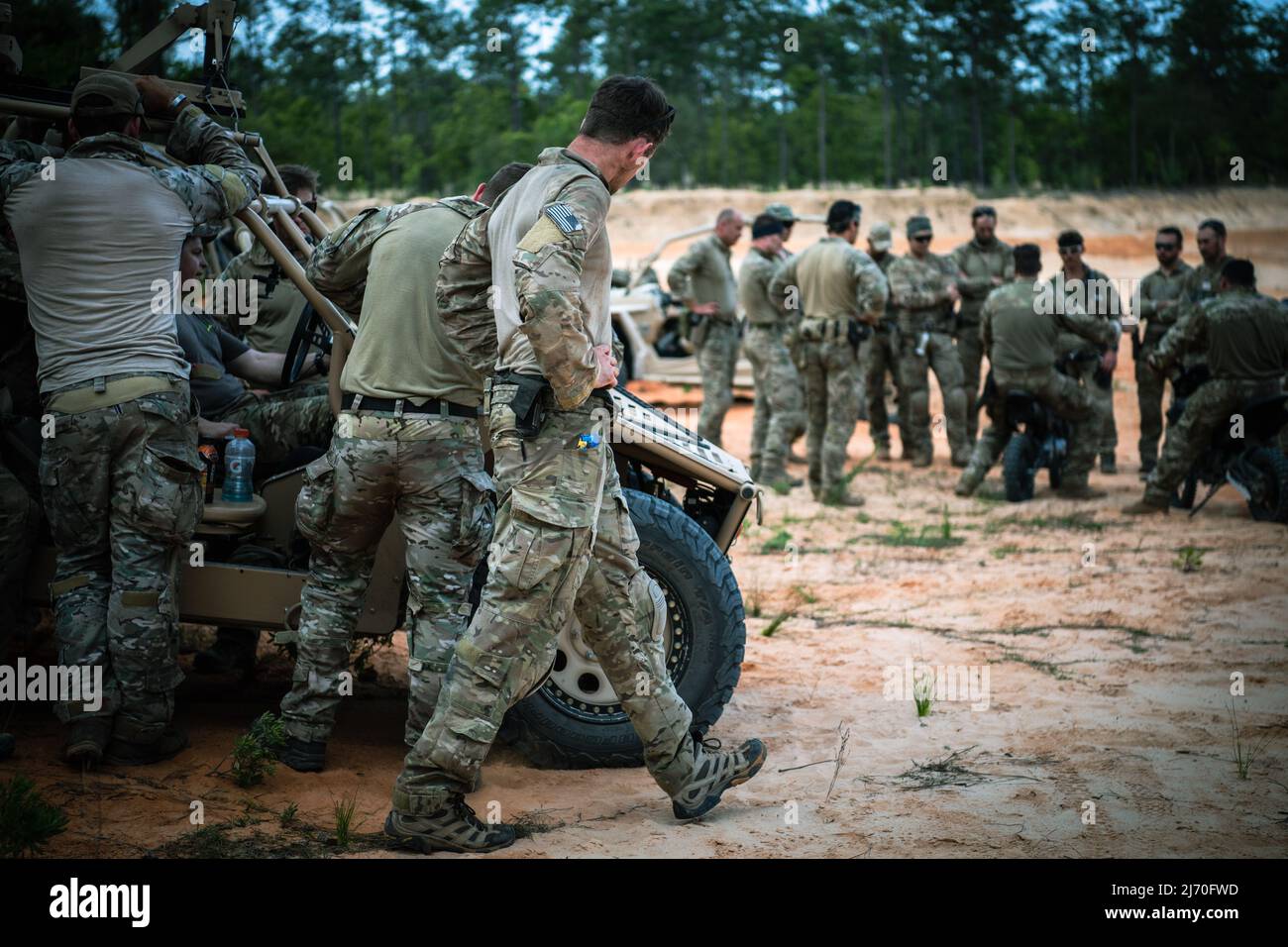 U.S. Army and Czech Special Forces participate in vehicle training ...