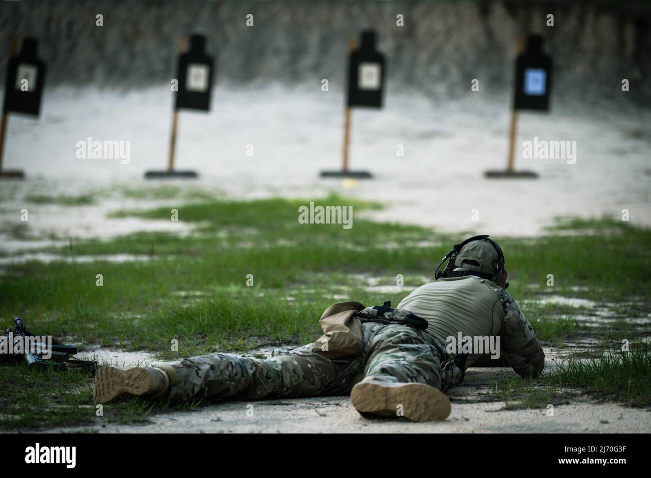 U.S. Army and Czech Special Forces participate in weapons training ...
