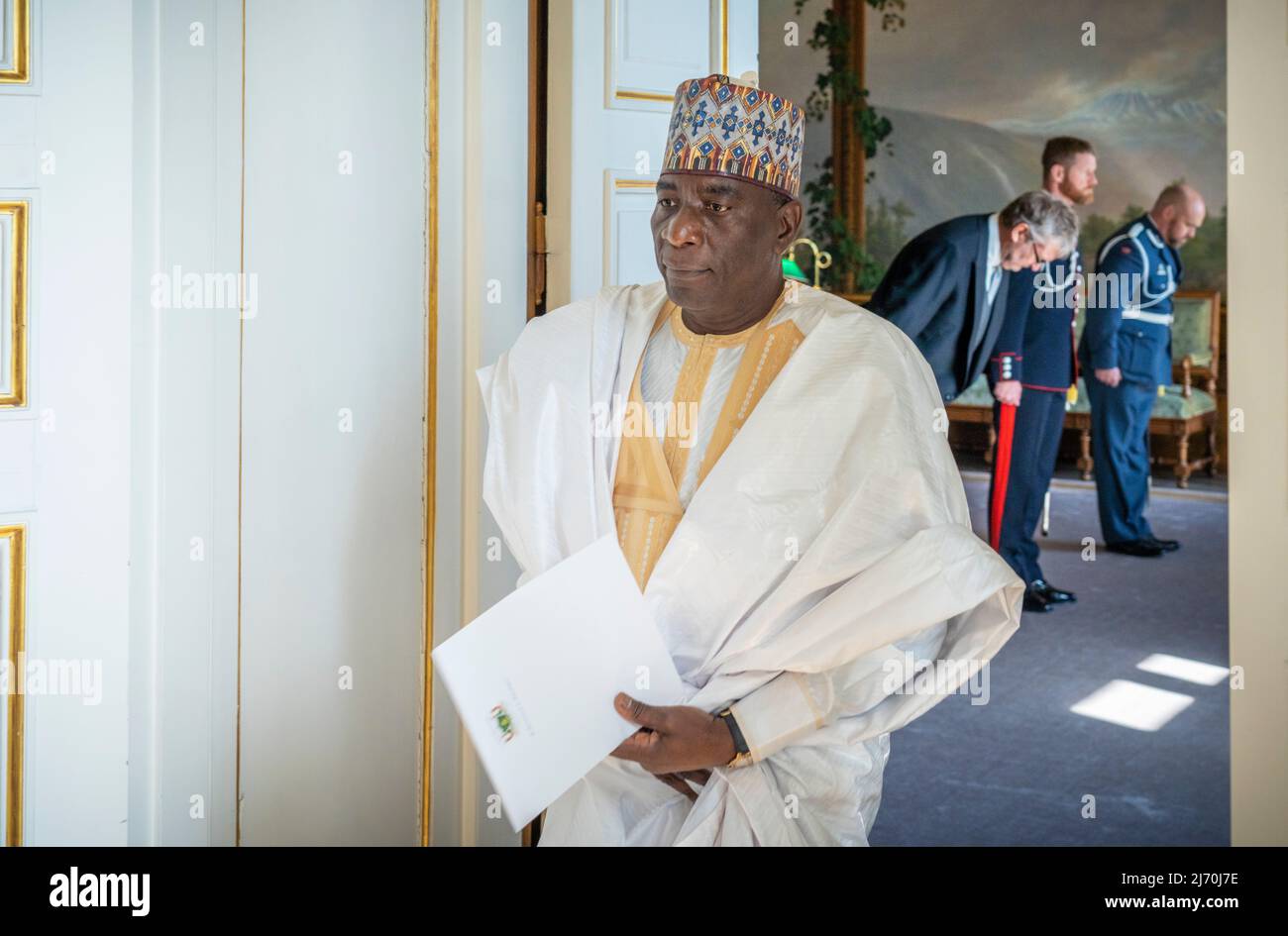 Oslo 20220505.King Harald receives Niger's new ambassador, Mr Moussa ...