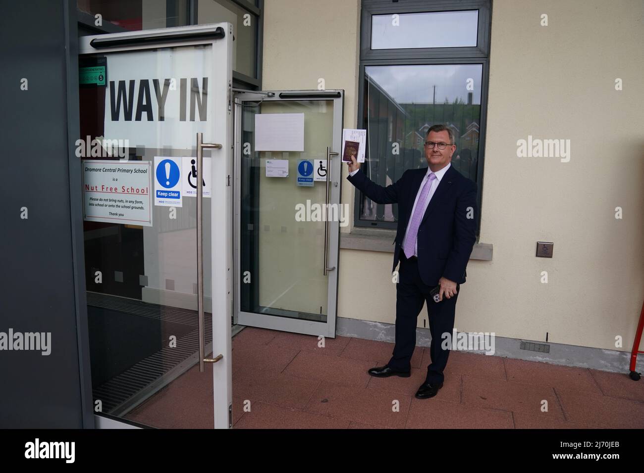Democratic Unionist leader Sir Jeffrey Donaldson arrives at the polling ...