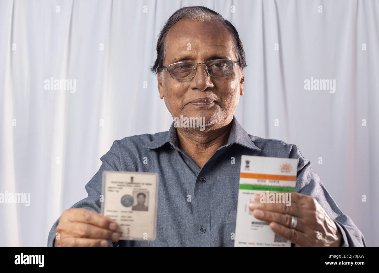 Aadhaar card hi-res stock photography and images - Alamy