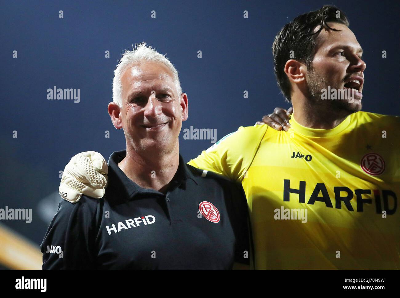 Daniel Davari Mother