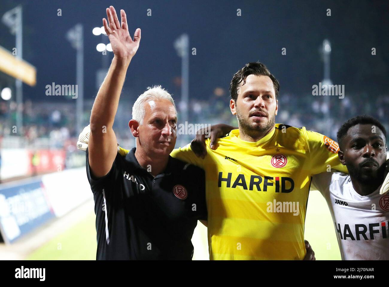 Daniel Davari Mother