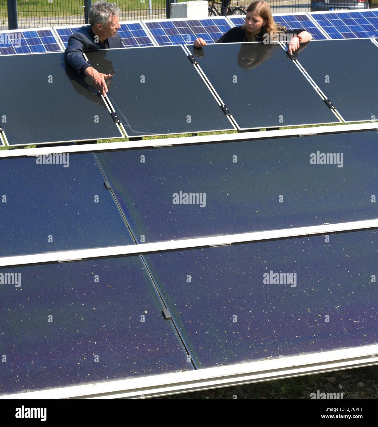 Tandem solar cells hi-res stock photography and images - Alamy