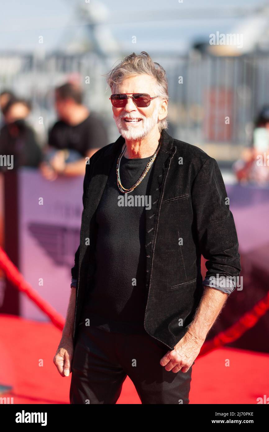 Kenny loggins top gun hi-res stock photography and images - Alamy