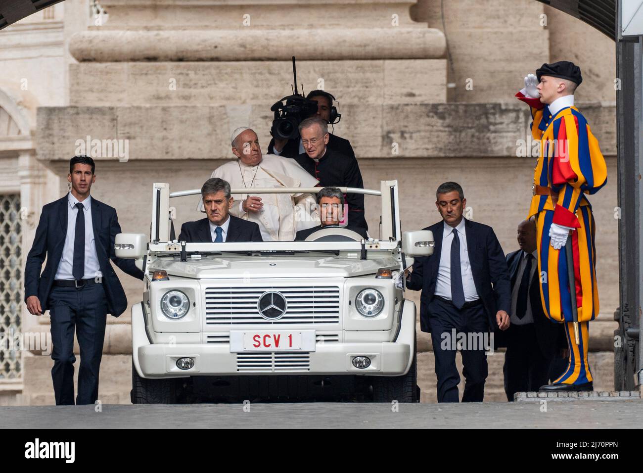 Pope Francis arrives in St. Peter's Square. Pope Francis leads his ...
