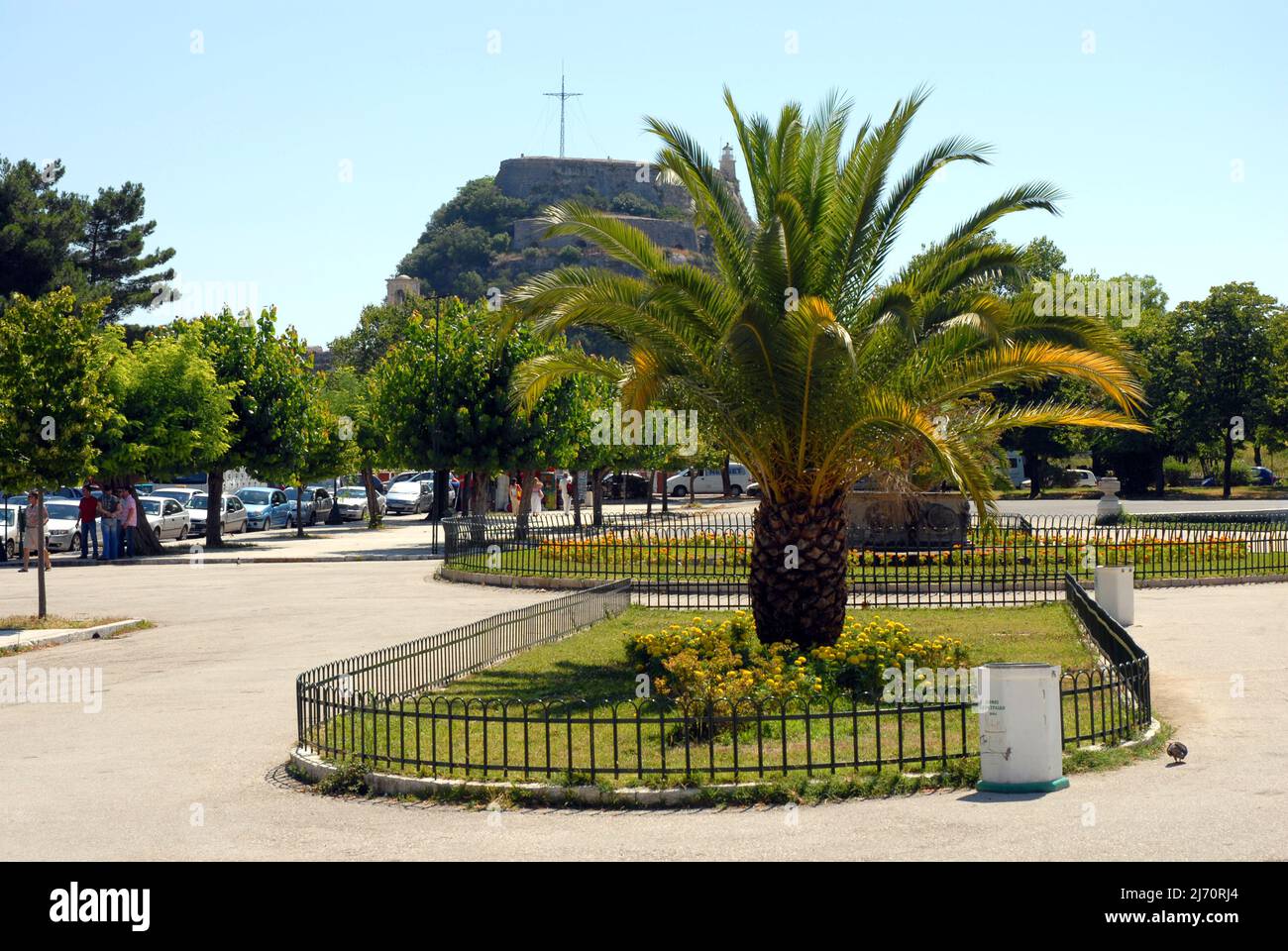Attractive gardens hi-res stock photography and images - Alamy