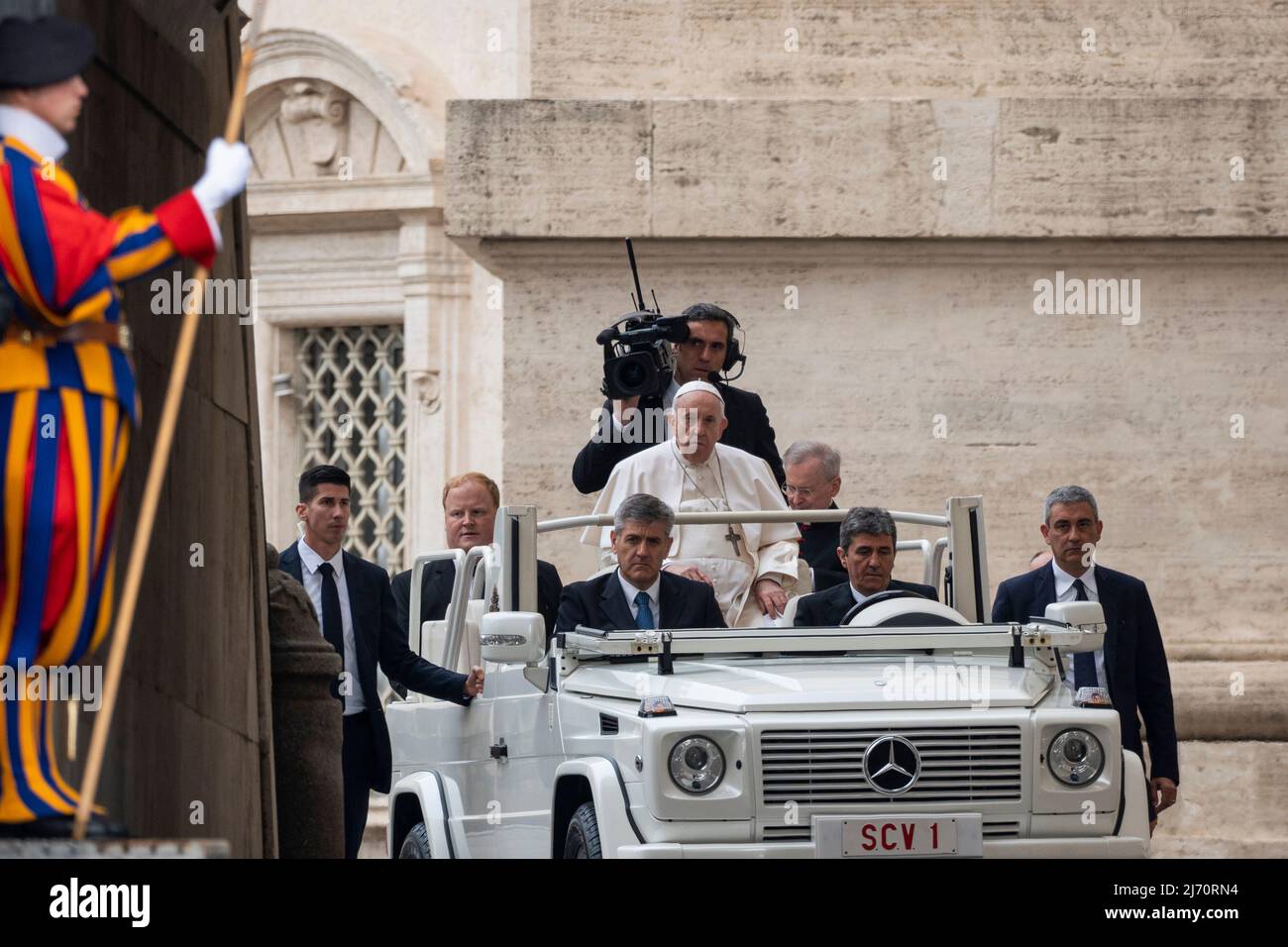 Pope Francis arrives in St. Peter's Square. Pope Francis leads his ...