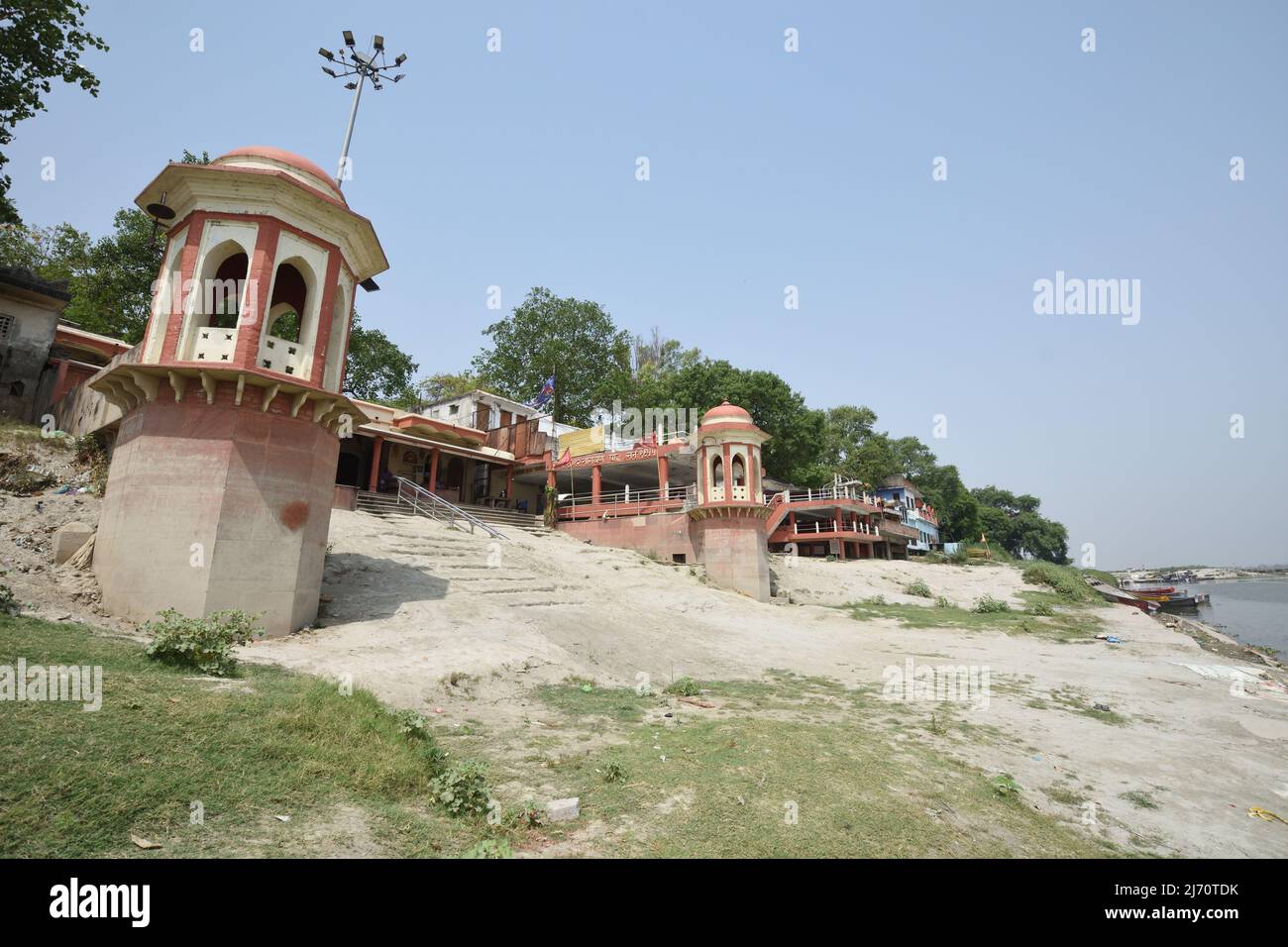 Guptar Ghat or Narayan Ghat along the Ganges. Civil Lines, Kanpur, Uttar Pradesh, India Stock ...