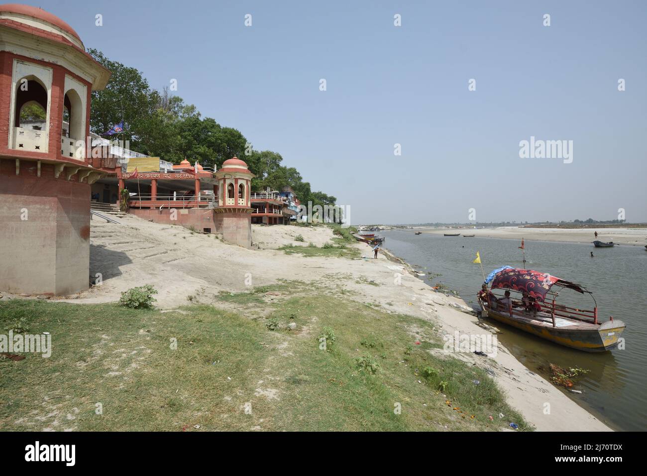 Guptar Ghat or Narayan Ghat along the Ganges. Civil Lines, Kanpur, Uttar Pradesh, India Stock ...
