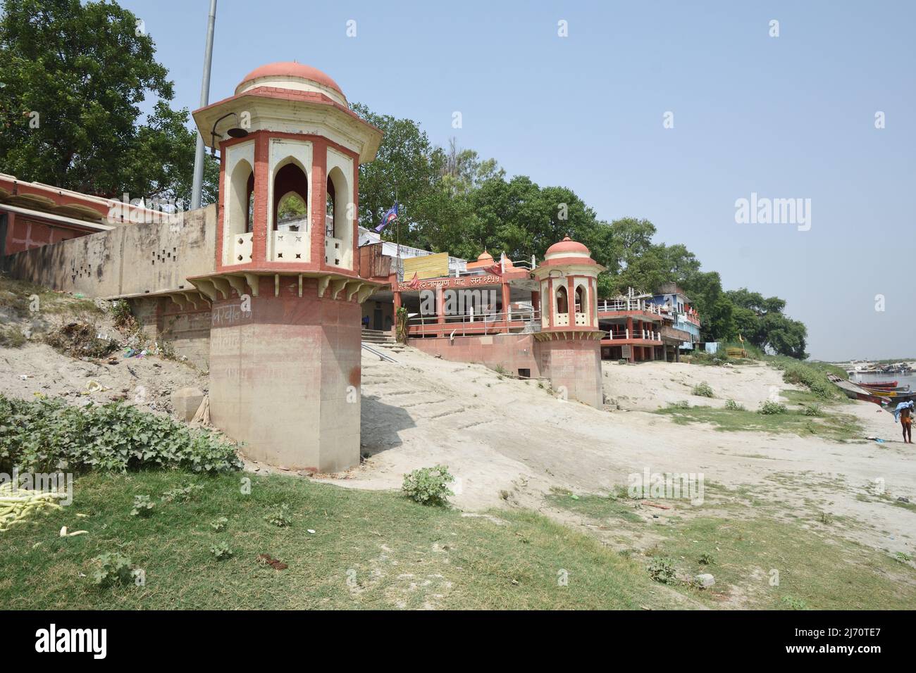 Guptar Ghat or Narayan Ghat along the Ganges. Civil Lines, Kanpur, Uttar Pradesh, India Stock ...