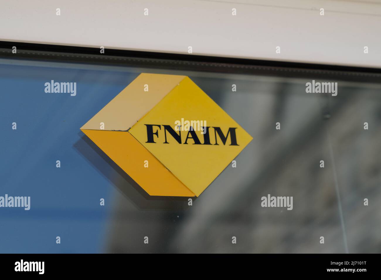 Bordeaux , Aquitaine France - 04 24 2022 : fnaim logo brand and yellow ...
