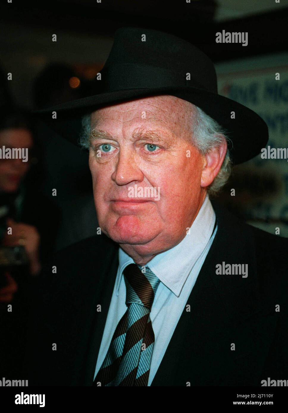 Joss ackland hi-res stock photography and images - Alamy