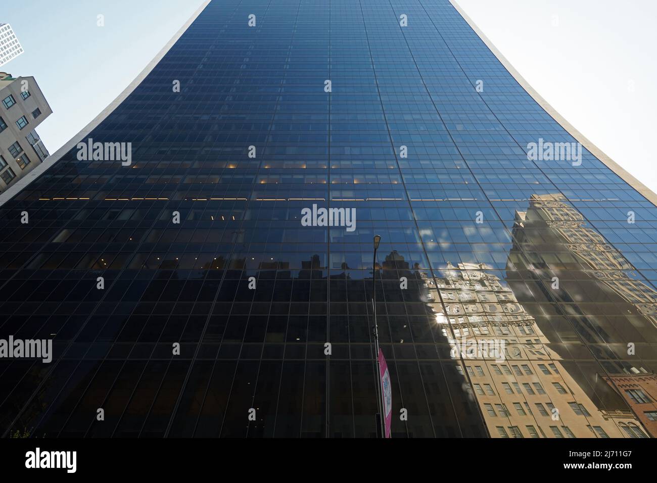 Awesome reflection of skyscrapers in windows in Manhattan New York ...