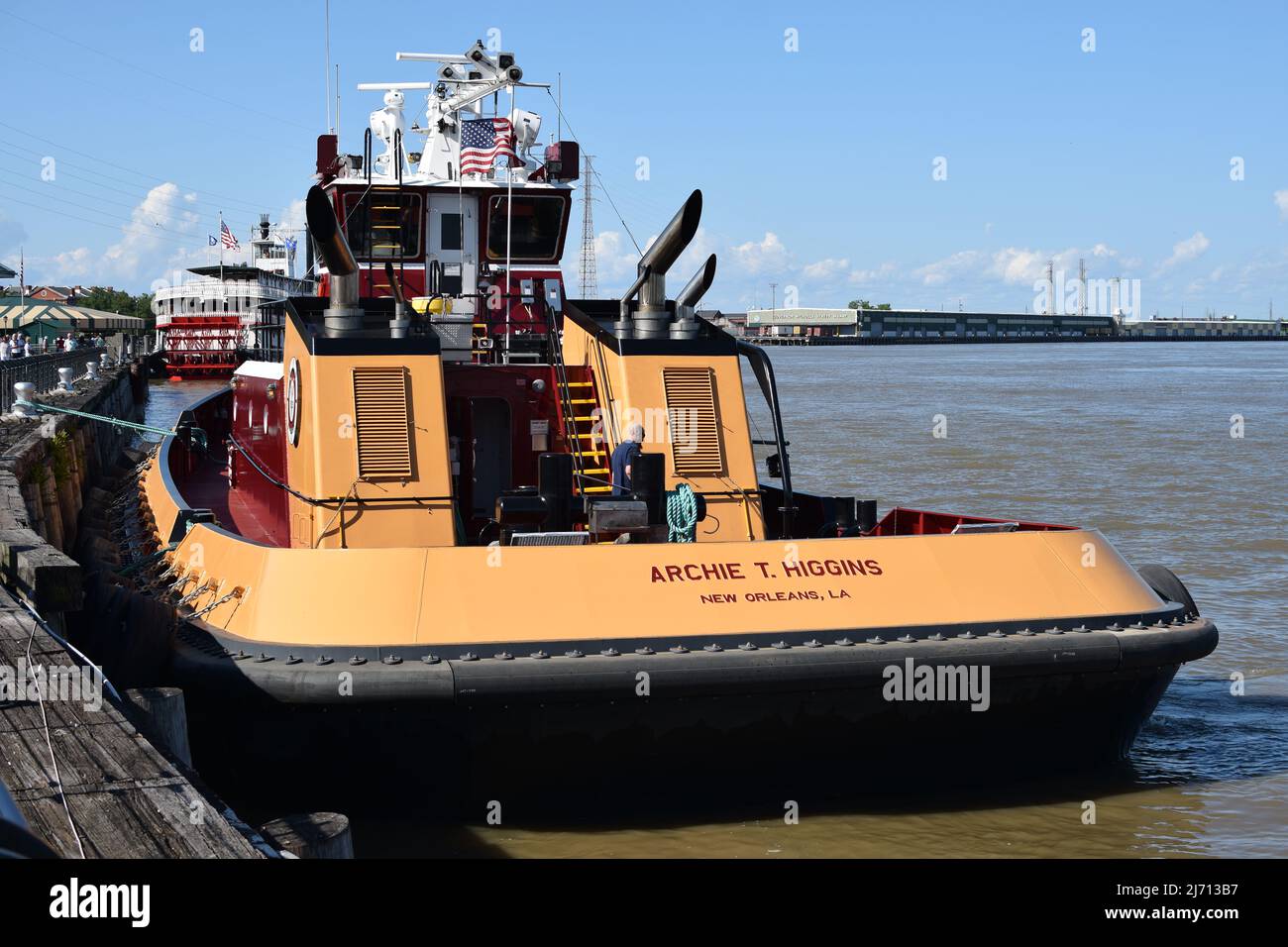 Tug Archie T Higgins on the Mississippi in New Orleans Stock Photo - Alamy