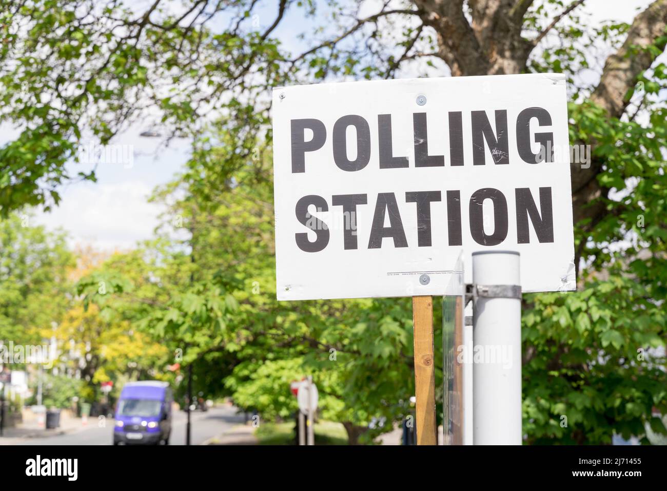 London UK, 5th May 2022. Voters are seen going to polls in South east ...