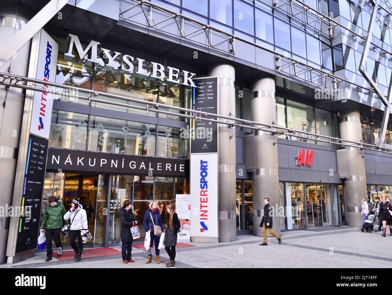 Shopping center storefronts hi-res stock photography and images - Alamy