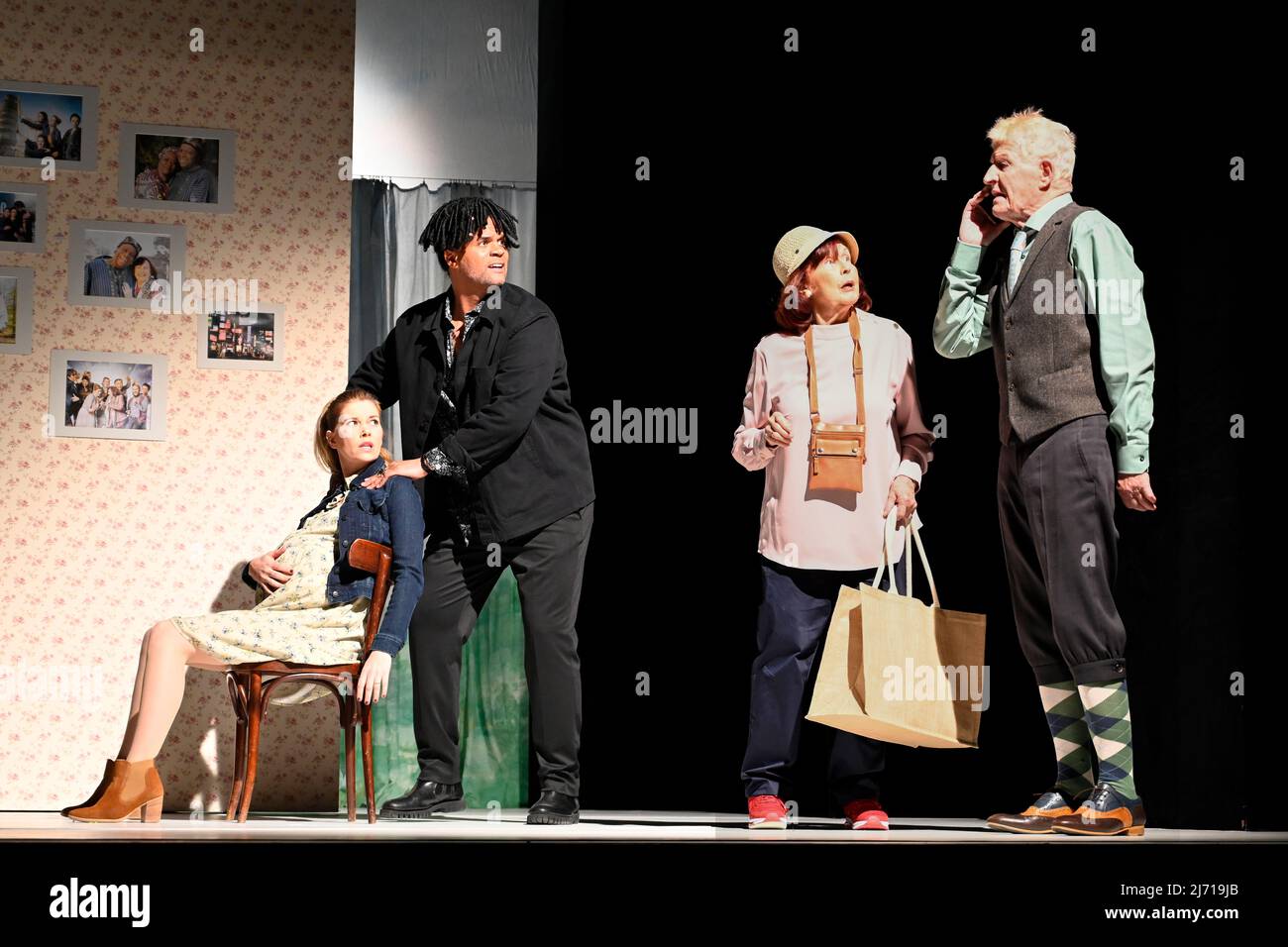 Debora Weigert, Philip Bender, Brigitte Grothum und Peter Bause bei der ...