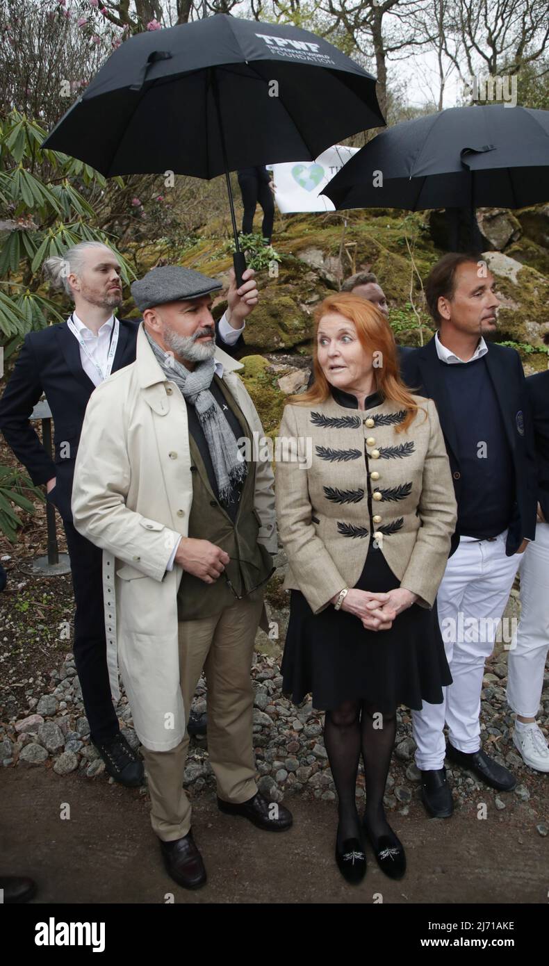 Actor Billy Zane and Sarah, Duchess of York, are present when Prince ...