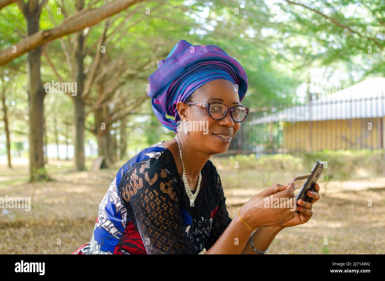 Africa online shopping hi-res stock photography and images - Alamy