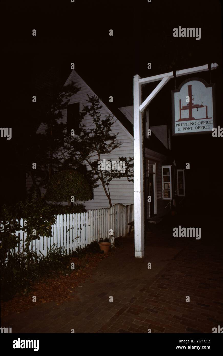 Colonial printer and binder hi-res stock photography and images - Alamy