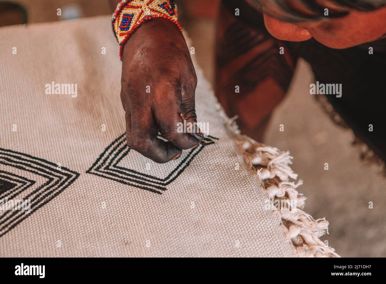 Tribal art hi-res stock photography and images - Alamy