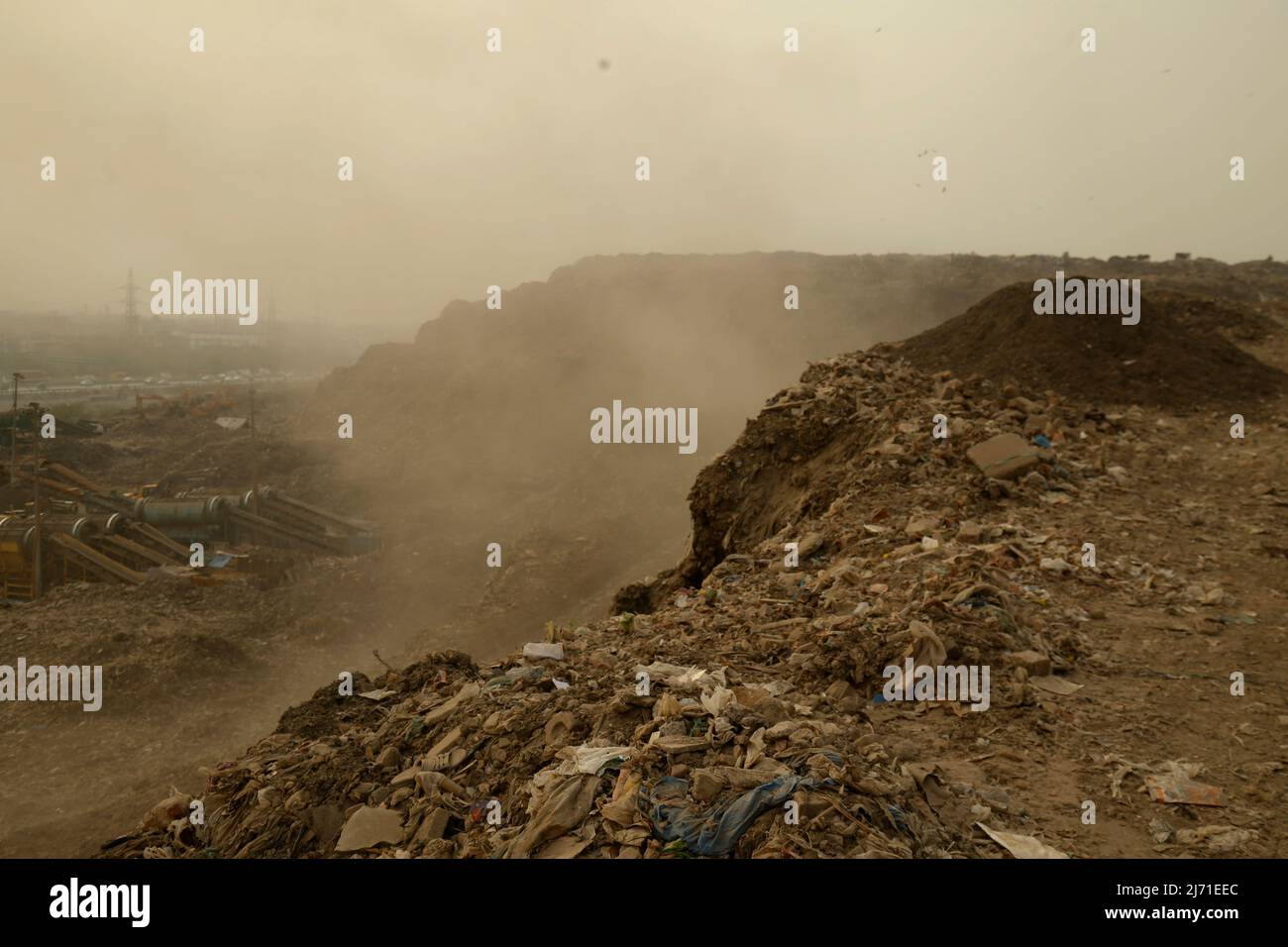 Garbage dumping at the Bhalswa landfill in Delhi, India on May 3, 2022 ...