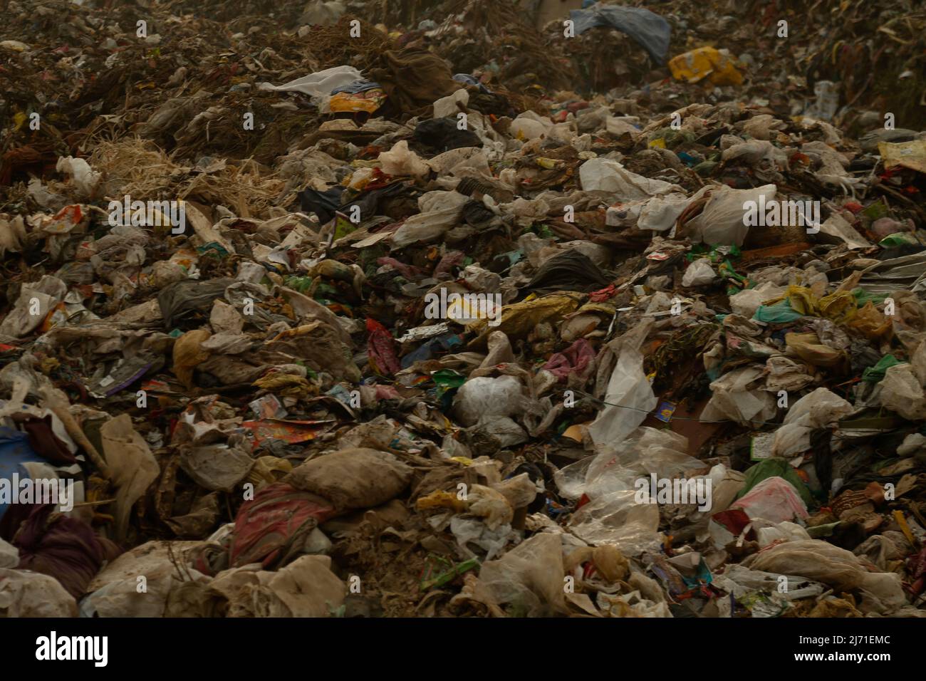 Garbage dumping at the Bhalswa landfill in Delhi, India on May 3, 2022 ...