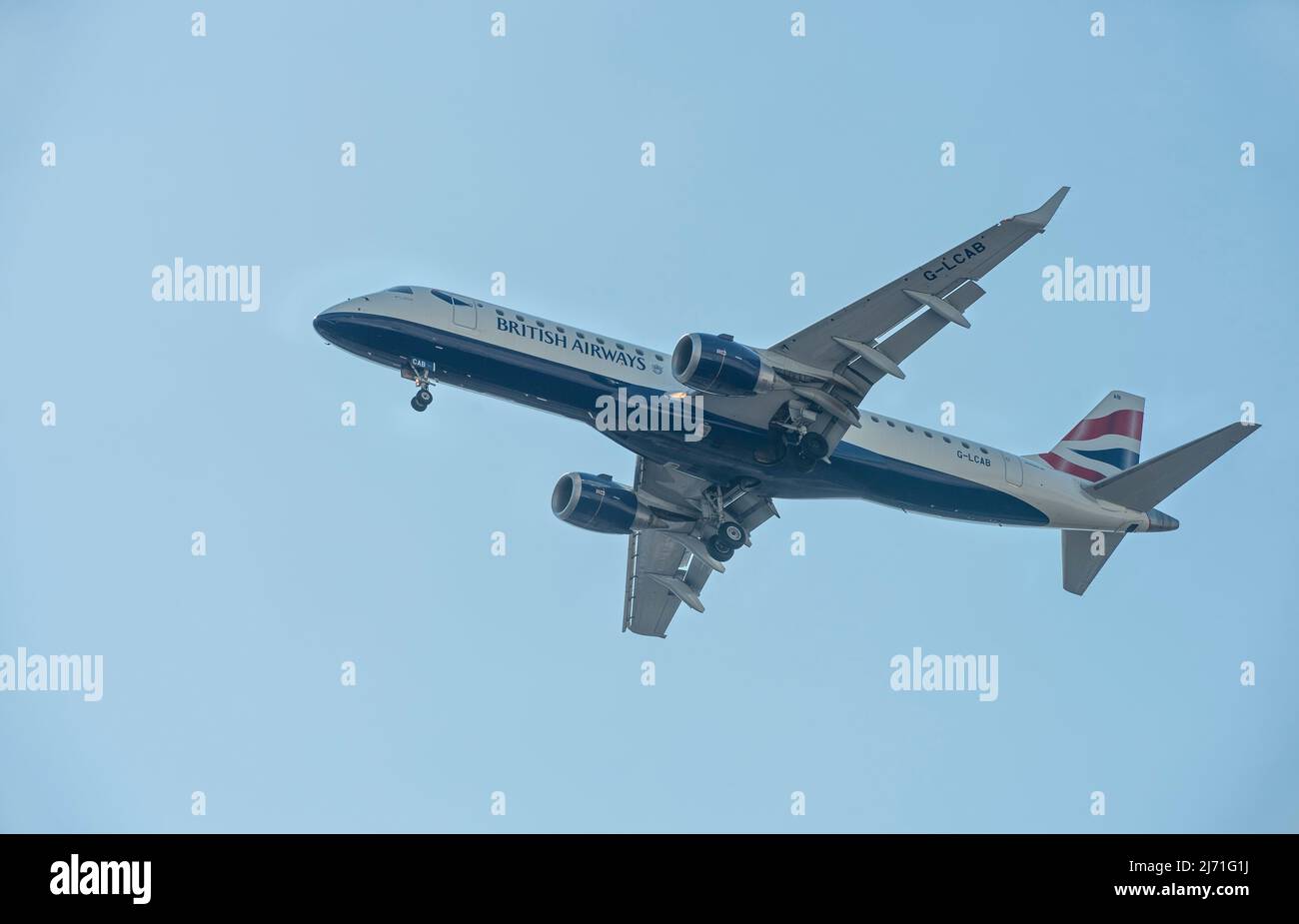 British Airways Embraer E190 aeroplane G-LCAB landing at London City ...