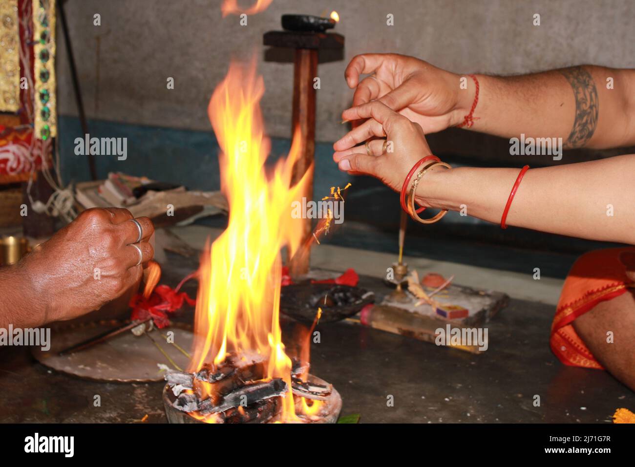 People performing Havan, Odisha, India Stock Photo - Alamy