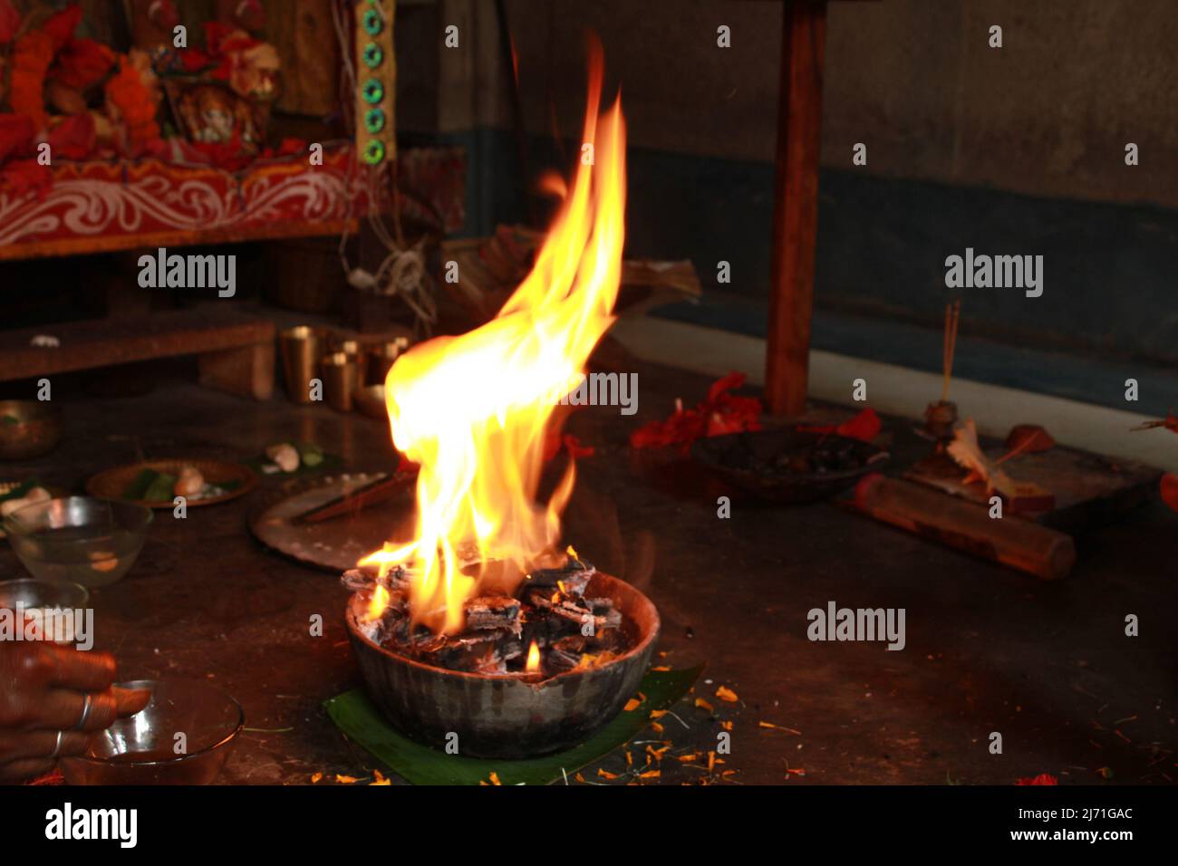 People performing Havan, Odisha, India Stock Photo - Alamy