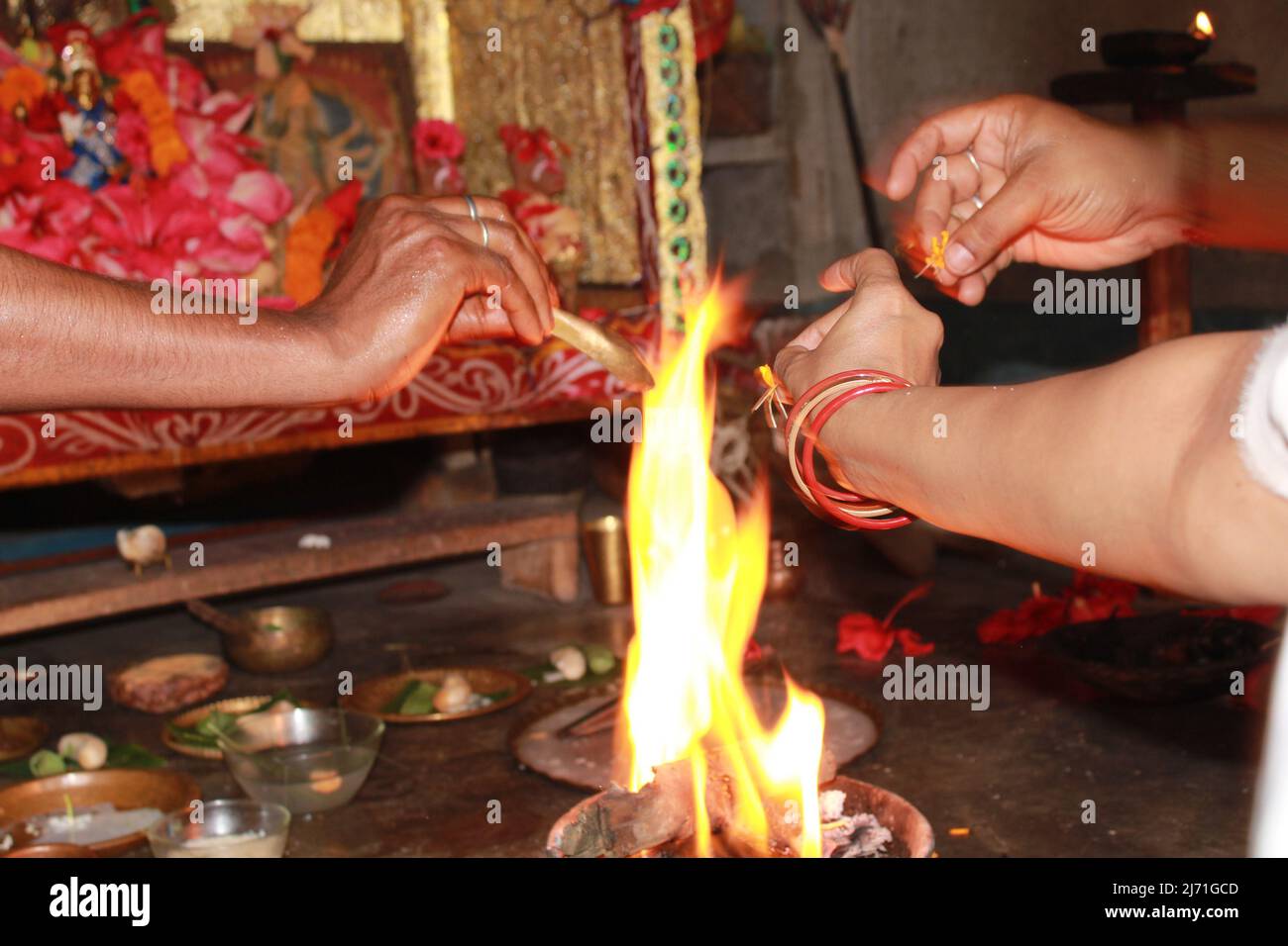 People performing Havan, Odisha, India Stock Photo - Alamy