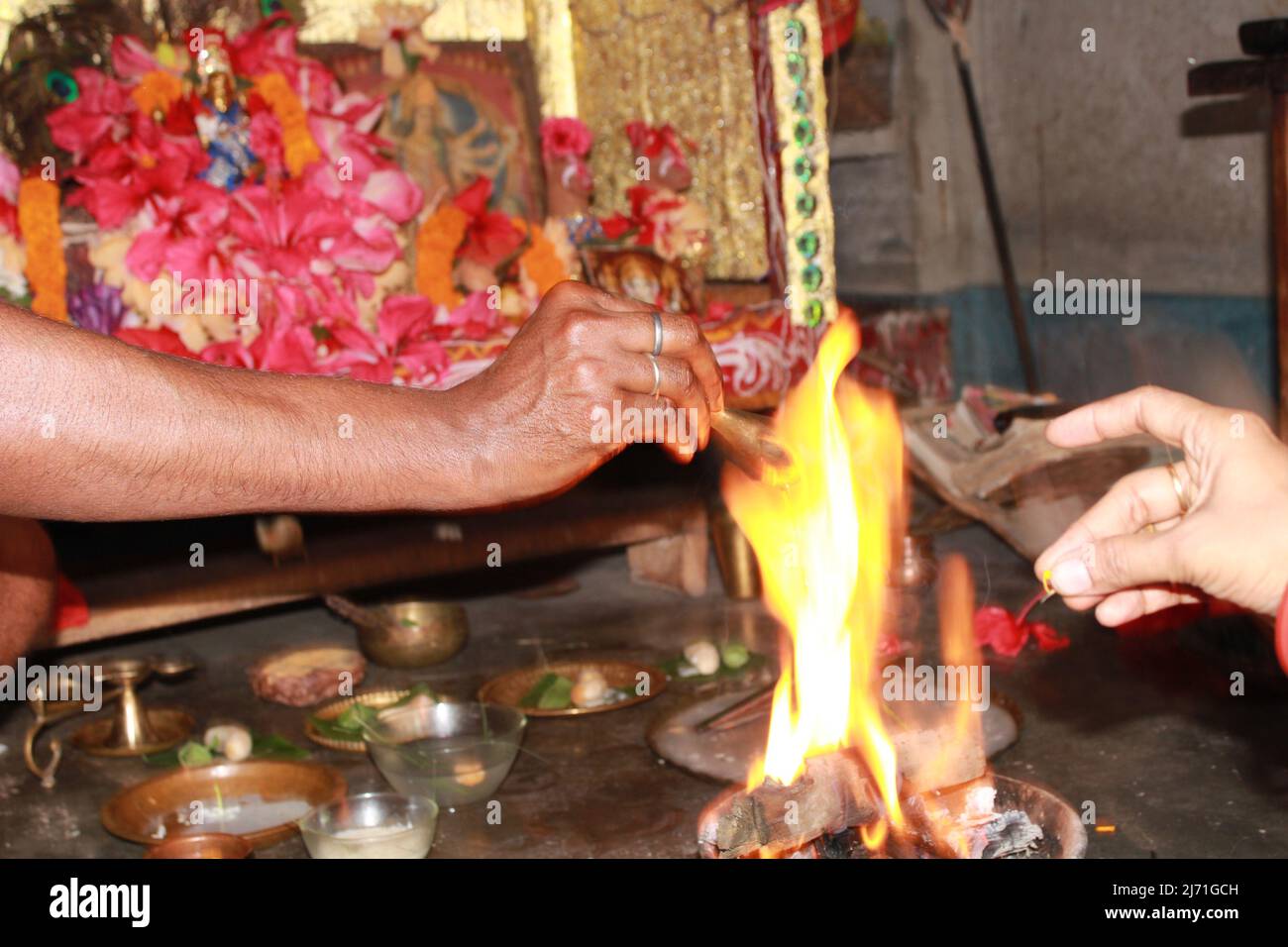 People performing Havan, Odisha, India Stock Photo - Alamy